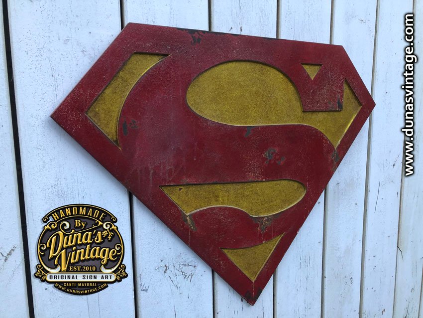 Escudo de Madera Superman Tamaño 70x54cm - Dunas vintage