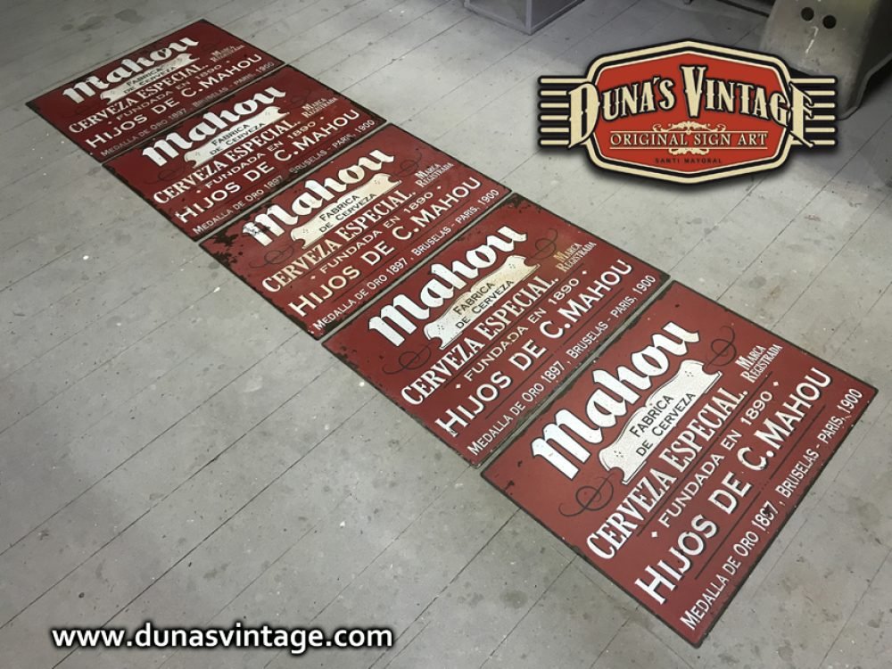 Chapa Metálica Mahou RED SIGN tamaño 42x50cm. - Dunas vintage